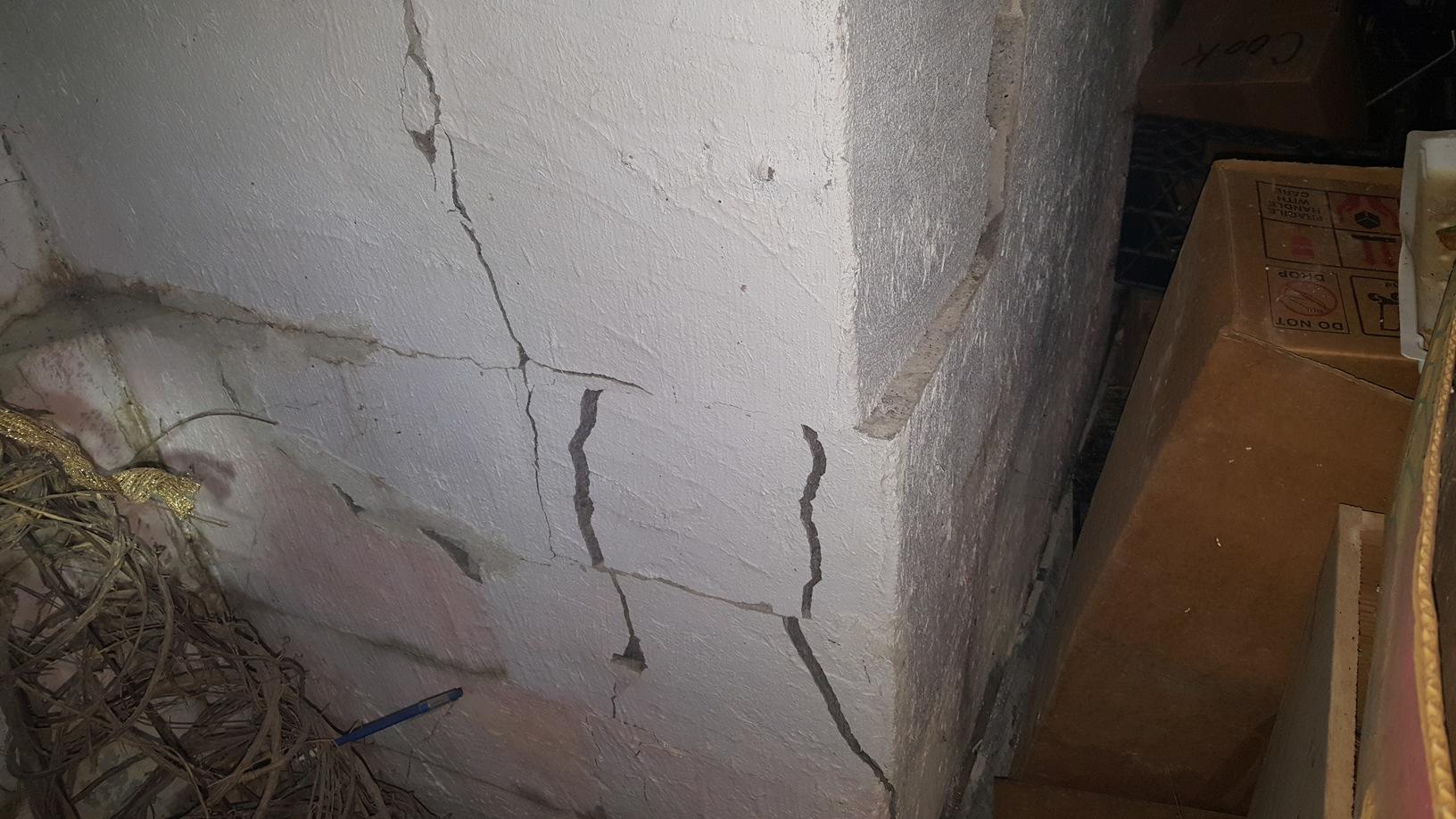 Foundation Repair - Carbon Armor in Princeton KY - Corner cracks