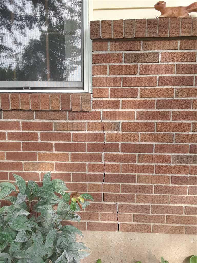 Foundation Repair - Spotting the Signs of Foundation Settlment - Stair ...