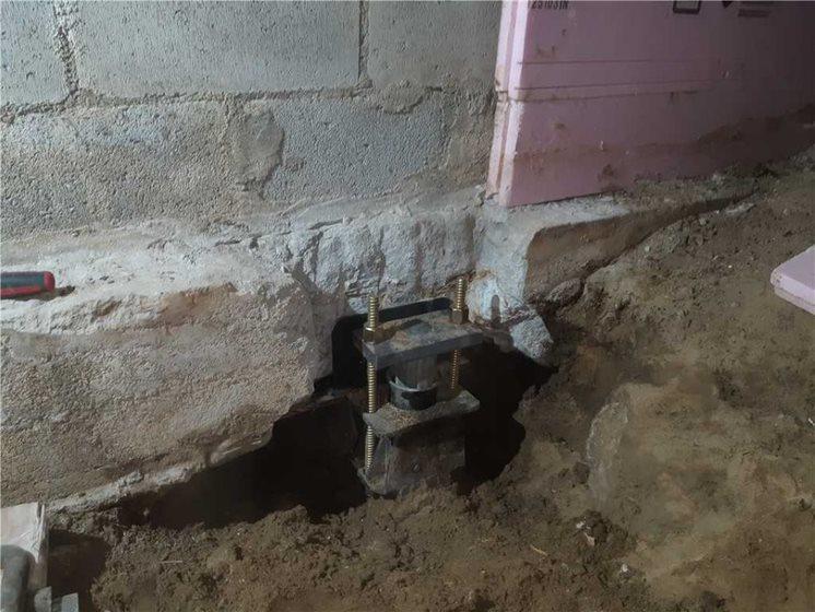 Foundation Repair - Straightening of a foundation in Cheneville, Qc ...