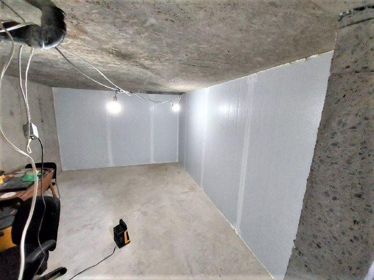 Mold Problems - Insulate the walls of a basement with Foamax in Laval ...
