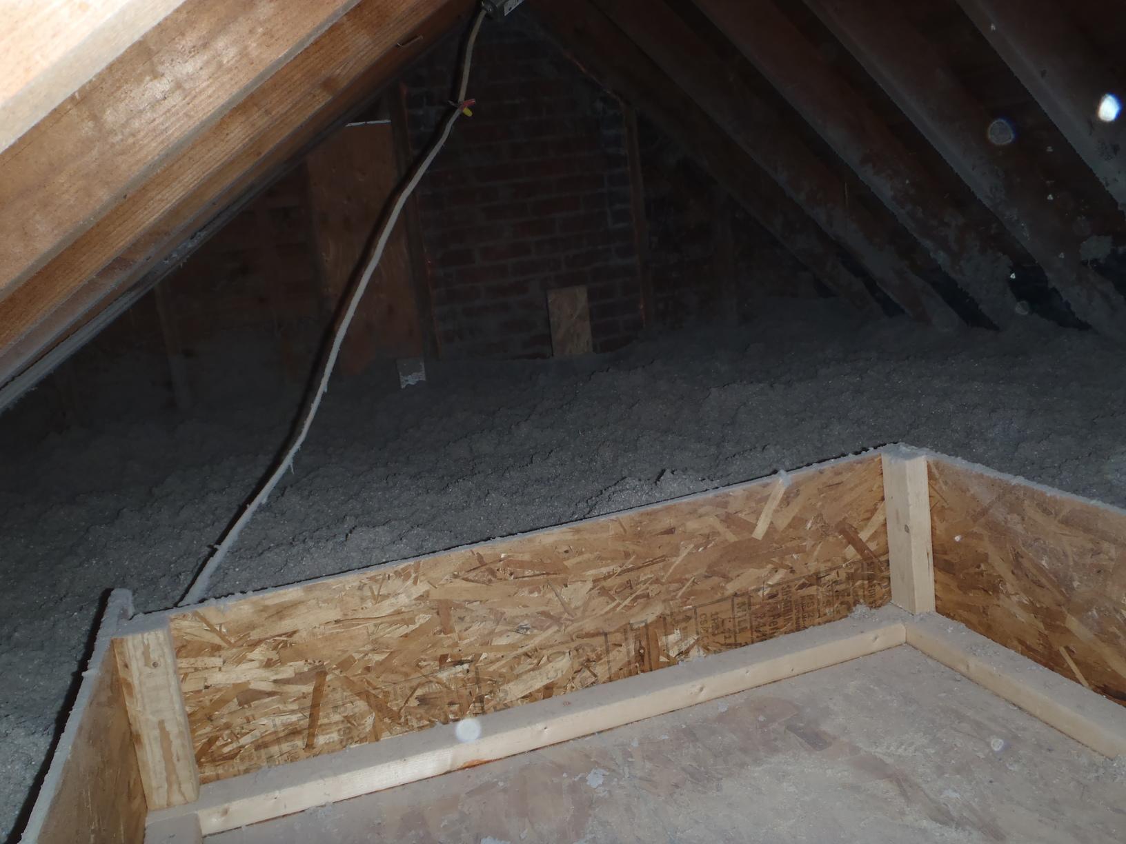 Home Insulation Services - Installing Cellulose Insulation in ...